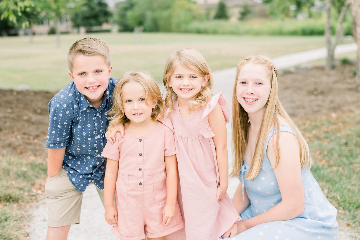A Summer Family Session in Carmel, Indiana | katieschellphotography.com